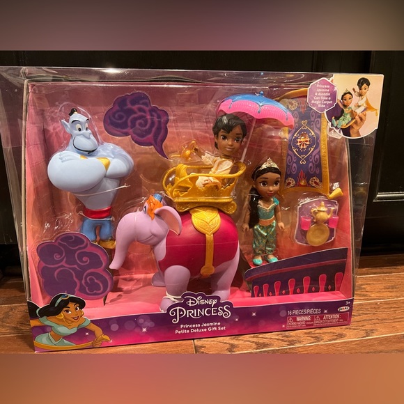 Disney | Toys | Disneys Aladdin With This Jasmine Petite Deluxe Gift ...